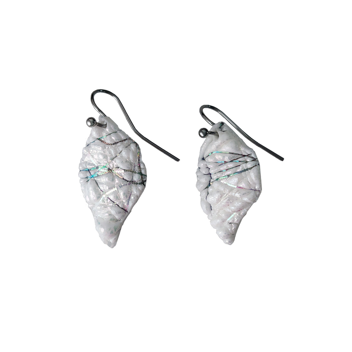 Øreringe White Pearl Rainbow Leaf – Weinreich-Design