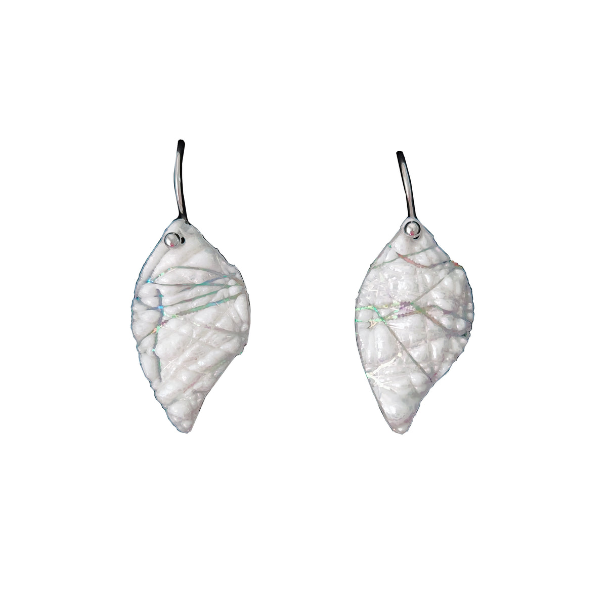 Øreringe White Pearl Rainbow Leaf – Weinreich-Design